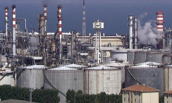 Api Falconara, sciopero in raffineria | Staffetta Quotidiana